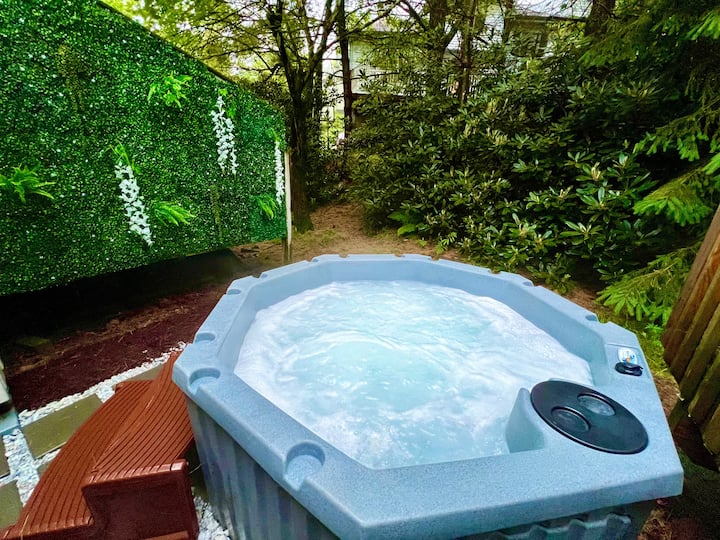 Fall Getaway Hot Tub| King Bd | Firepit| Near Lake - Pensilvania