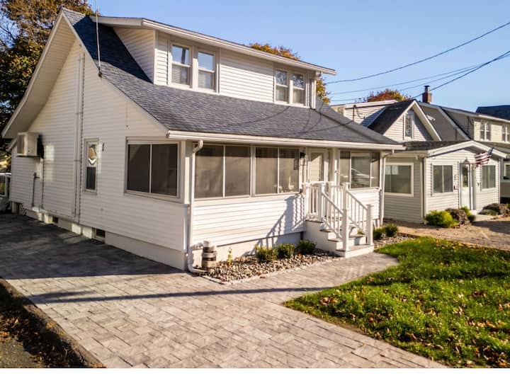 Beach House Getaway - Old Saybrook, CT