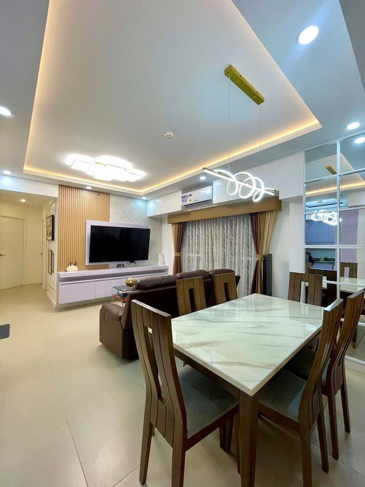 Modern Stylish 3-br, 2-bath, 2-balcony Pasig Condo - Pasig