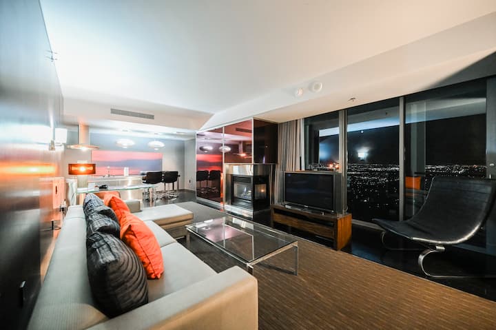 Z10b 1bd Palms Place | Open Balcony | Stripview | - Las Vegas, NV