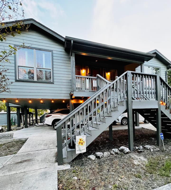 The Comfort Retreat - Comfort, TX