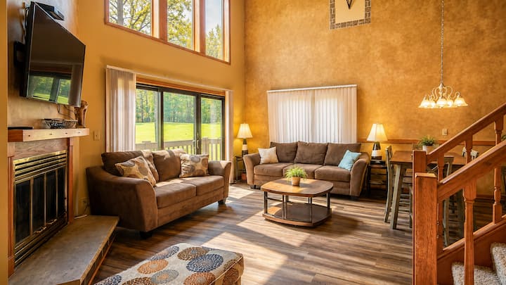 Ski & Golf Retreat | Steps To Lifts | Game Room - Findley Lake, NY