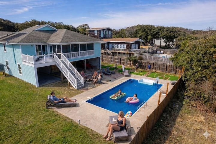 Beach Retreat With Pool, Mini Golf, & 2 Suites - Kitty Hawk, NC