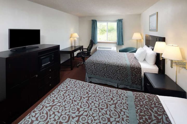 Bright & Clean Units W/quick Access To Dt Shopping - Sequim, WA