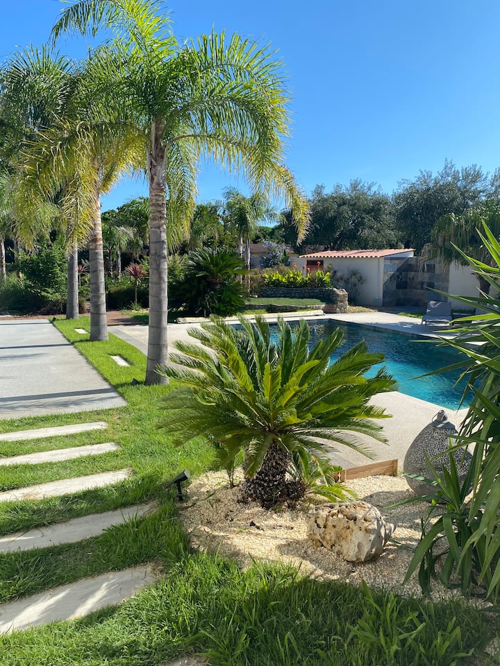 Maison Dans Un Jardin Tropical - Collioure