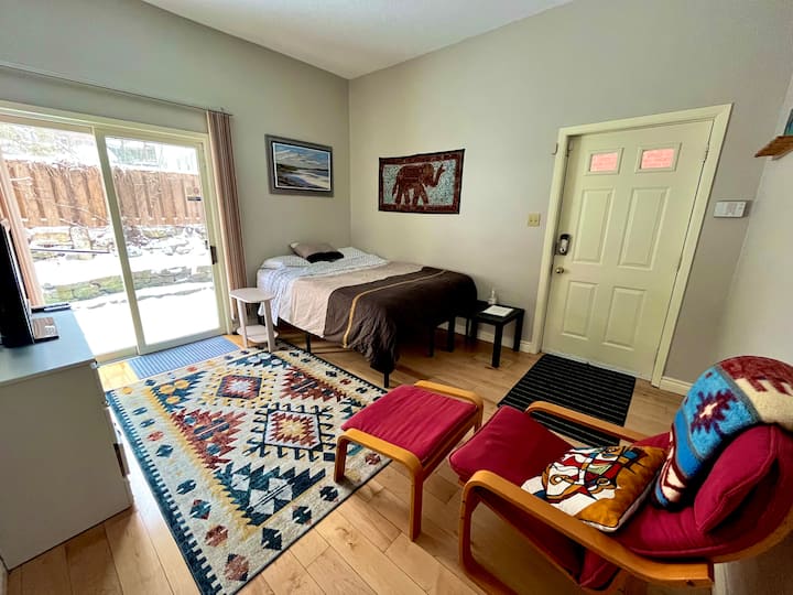 Private Suite In Carriage House - Ottawa