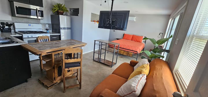 Rustic Guesthouse. Airport 7 Min Basset Mall 2 Min - El Paso, TX