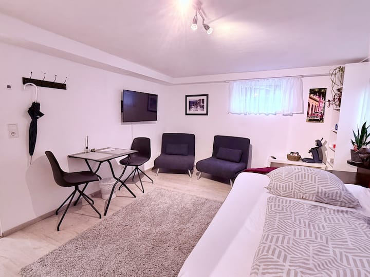 1-zimmer-appartm./s-bahn, Eigener Zugang&neues Bad - Weinstadt