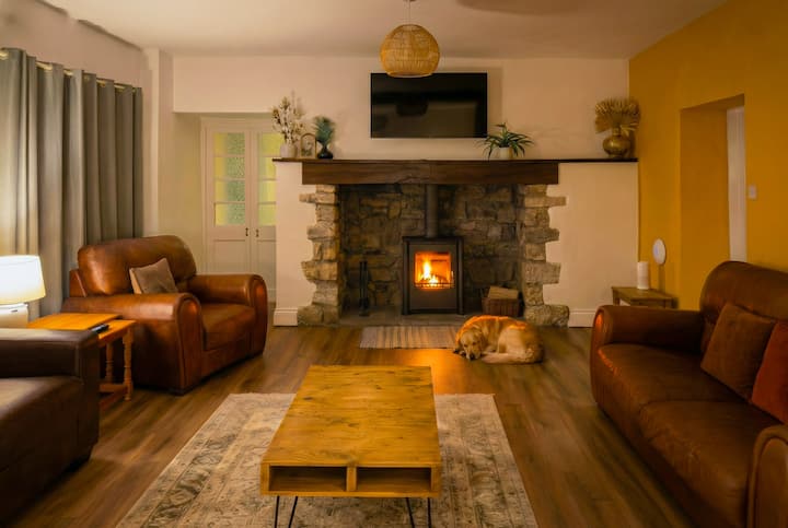 Sleeps 10 | Log Burner | Dog Friendly | Beach - Weston-super-Mare