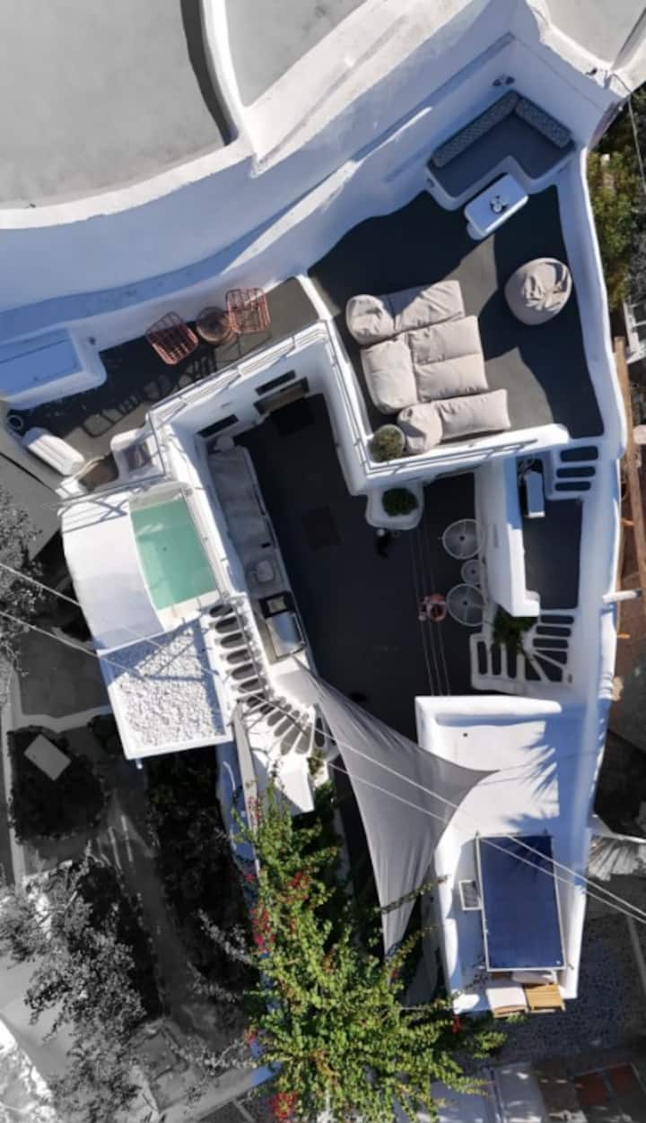 Otto House - Luxury Cave Home - Santorini