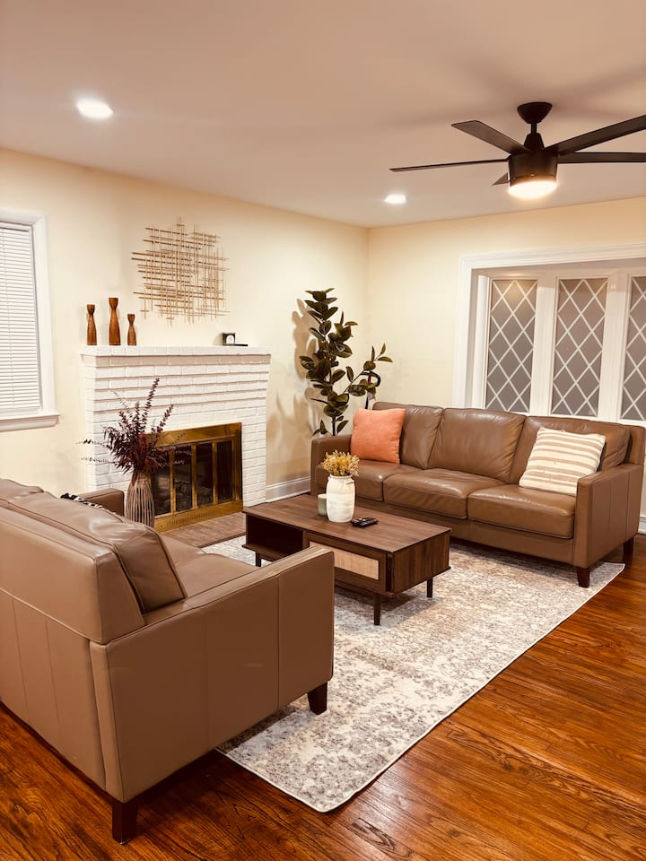 Modern Bungalow Near Mgm & Gaylord- 4bed2ba & Yard - Oxon Hill, MD