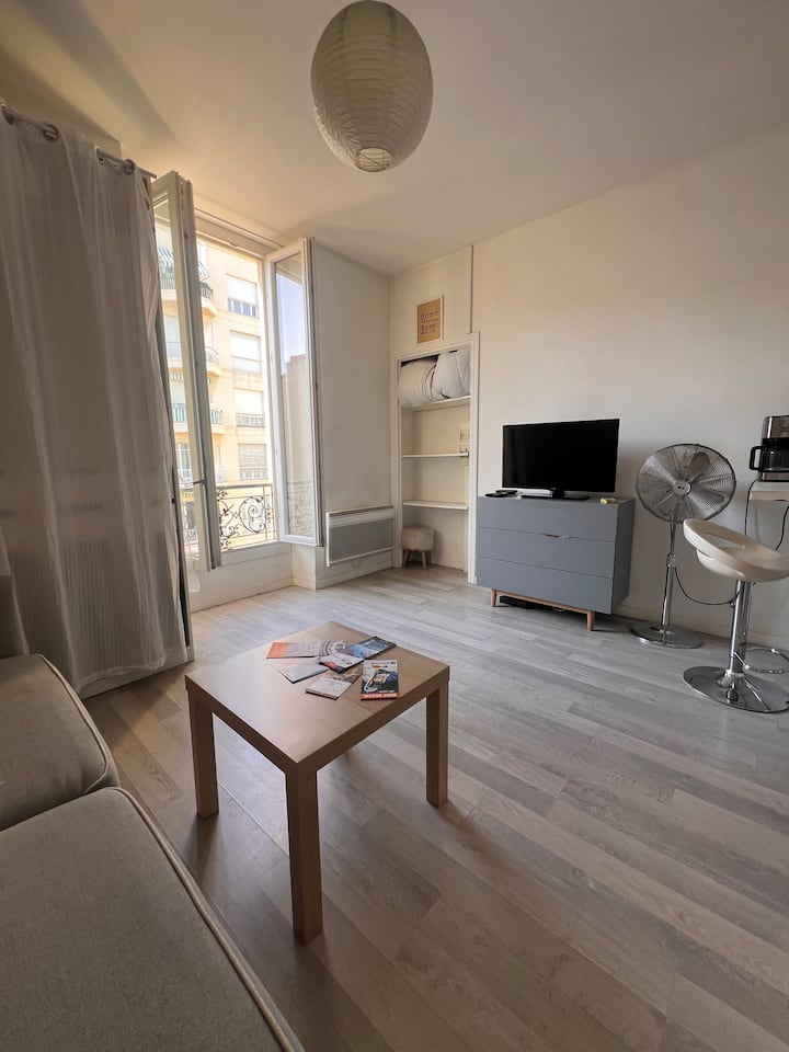 Joli Studio Très Bien Situé - Nizza