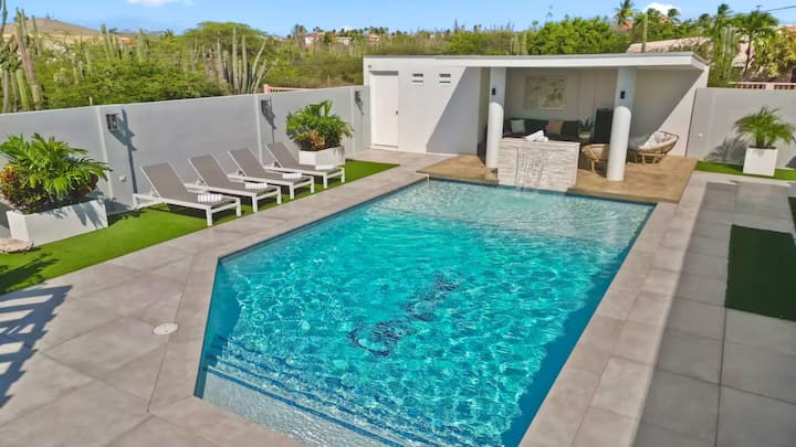 Spacious 5br Pool Villa Casa Graziano By Bocobay - Aruba