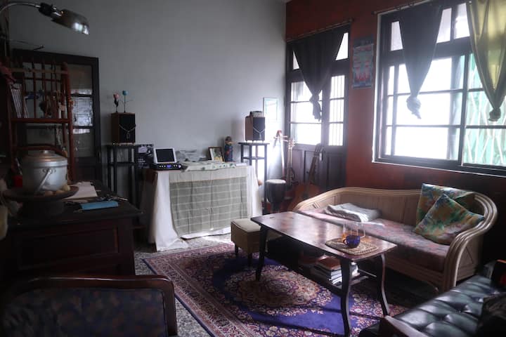 蛋花湯-土星房 |Saturn Room - 草屯鎮