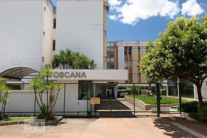 Charmosa Kit Com Ar Condicionado E Garagem - Brasília