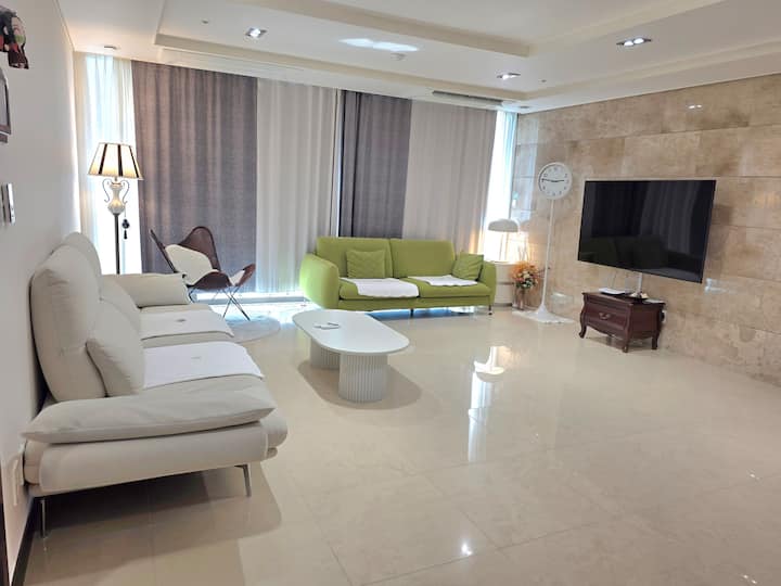 * Ocean View. 2300sqft *3br2b+알파룸 최고의 주거지역 *6beds. - Busan