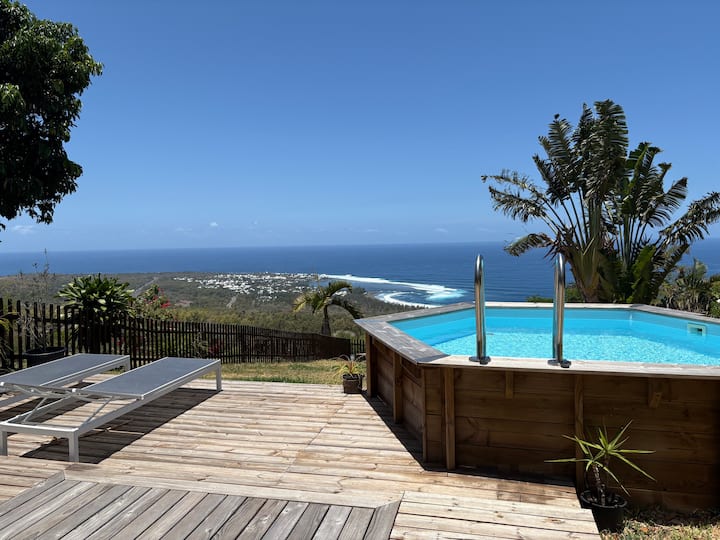 Maison Aux Avirons Avec Vue Mer Et Piscine - La Réunion