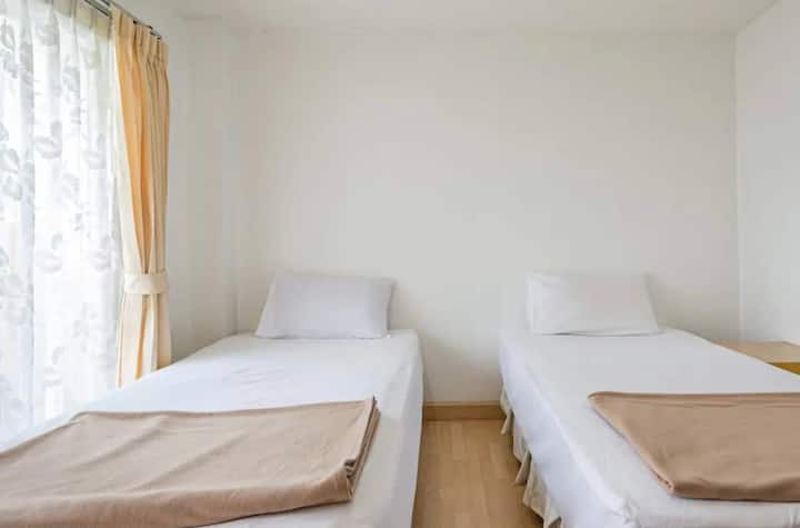 24pax 6room 12 Br Near Ploenchit Bts Cbd - Bangkok