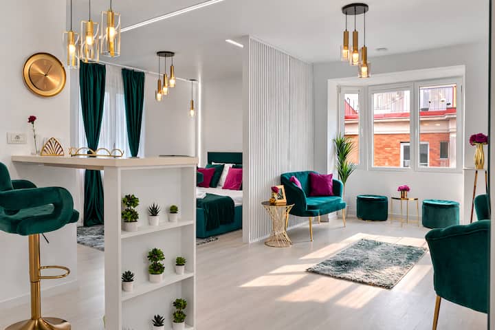 Large Luxury Studio • Central Old Town - Bucharest