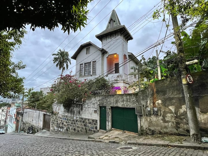 Casa Rústica Em Santa 2, Fica No Segundo Andar. - Rio de Janeiro