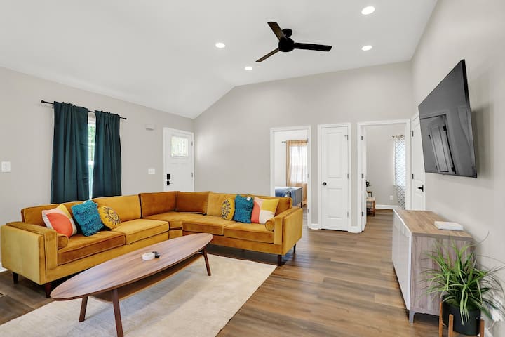 Near Midtown | Fenced Yard + Fire Pit | Pets Ok - Memphis, TN