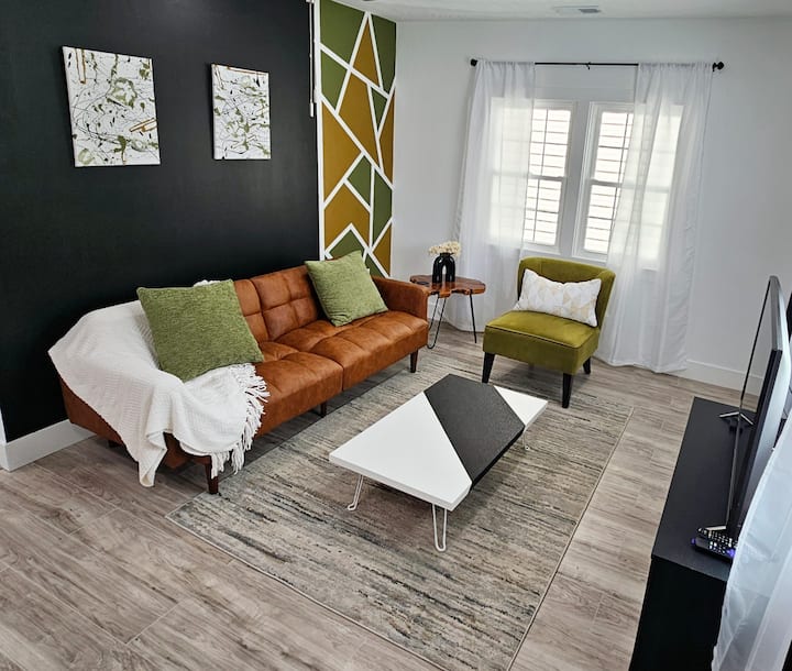 Stylish | Cozy Home Near Downtown Norfolk - Norfolk, VA