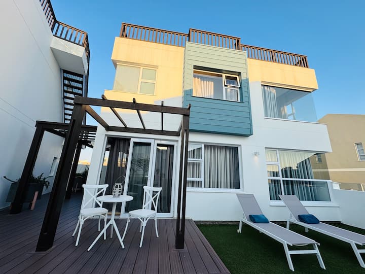 4on Pebbles Holiday Home ‘Your Next Luxury Stay’ - Namibia