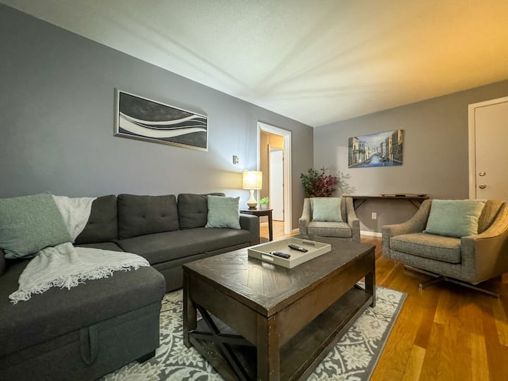 New- Full Fenced Yard- Laundry- Mins To Elliot/cmc - SNHU, Manchester