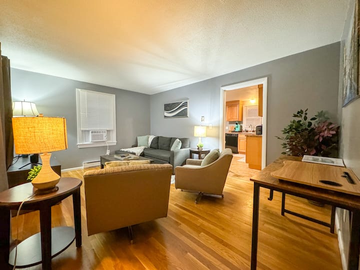 New- Full Fenced Yard- Laundry- Mins To Elliot/cmc - Manchester, NH