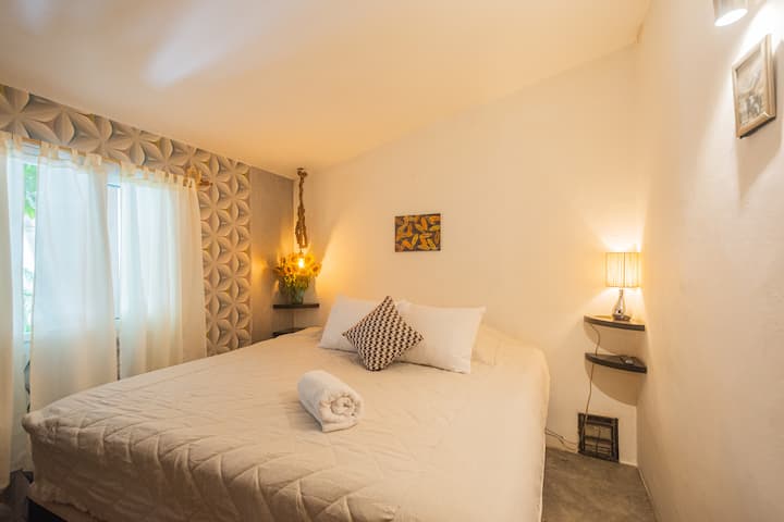 El Sueño De La Moda_jacuzzi - Santiago Zamora