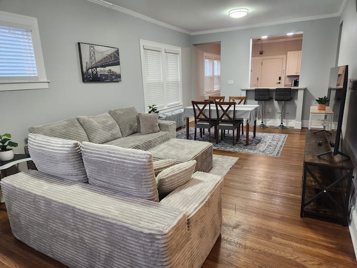 Charming Home In West Hartford - Hartford, CT