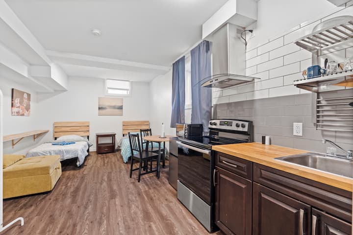 Cozy Studio Dt Private Bh & Kctn - Edmonton
