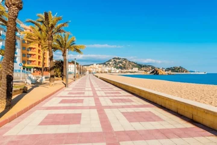 Apartment In Blanes With 2 Bedrooms - Blanes