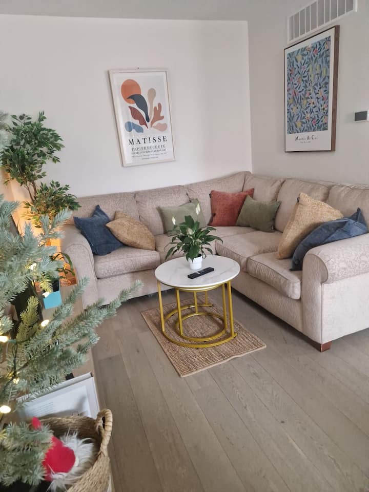 Charming Cosy Nestled Retreat - Toronto