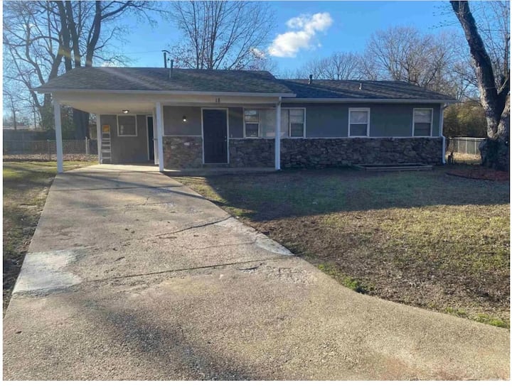 Guest Room Bachelorette Pad - Little Rock, AR