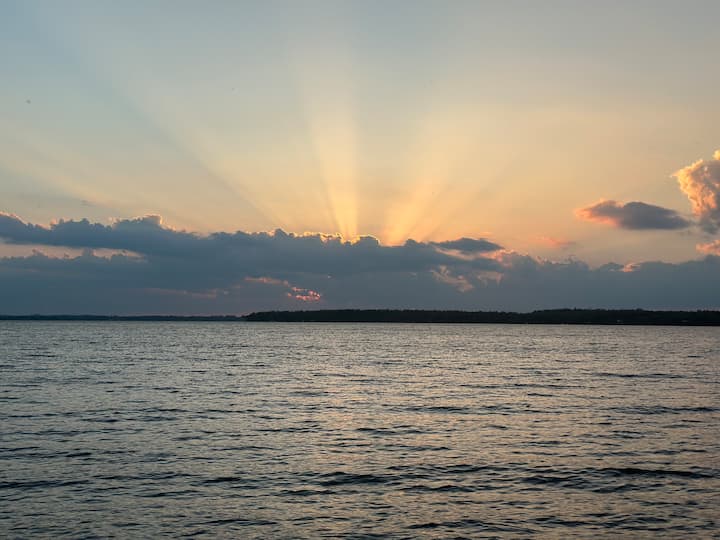 Kawartha Shores Retreat, A True Simple Cottage! - Kawartha Lakes