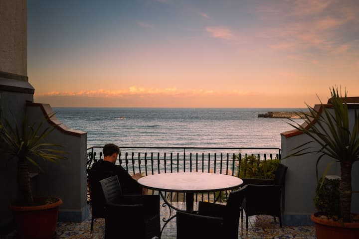 Orama Nice Apartment Front Sea - Giardini-Naxos