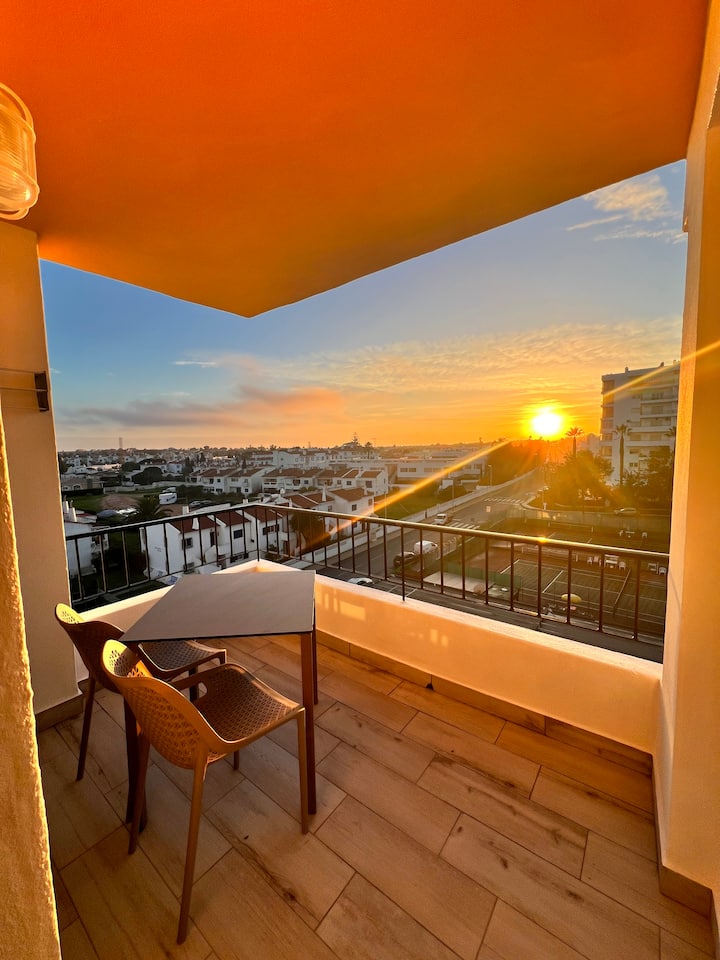 Sol Posto, Acolhedor E Bem Localizado, Lagos - Lagos