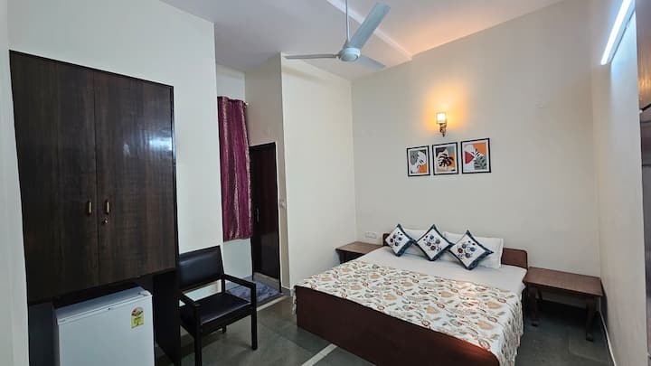 Room In South Delhi | Jangpura | Rnb- 2 - New Delhi