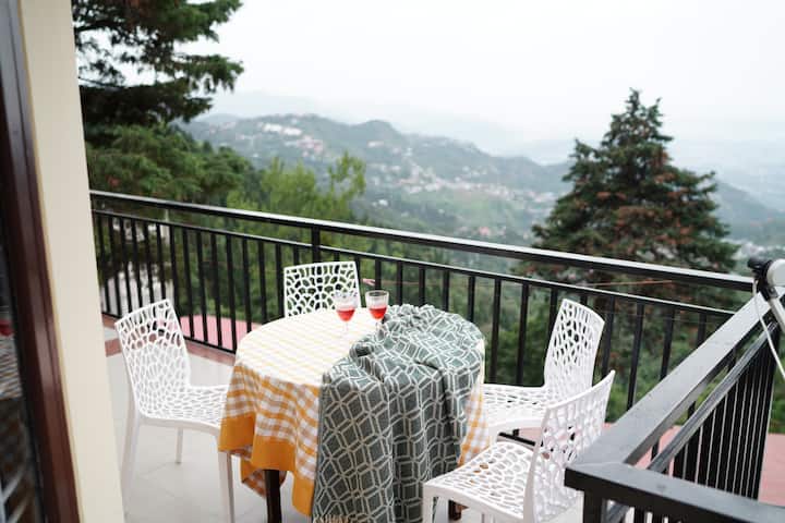 2bhk Near Mallroad  &  Pvt Balcony| Parking - Mussoorie