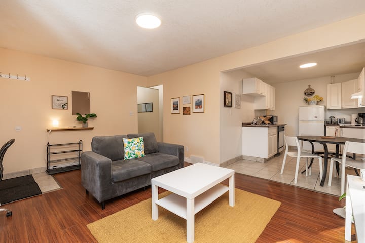 Spacious Main Suite | Ideal For Long-term Stay! - Lethbridge