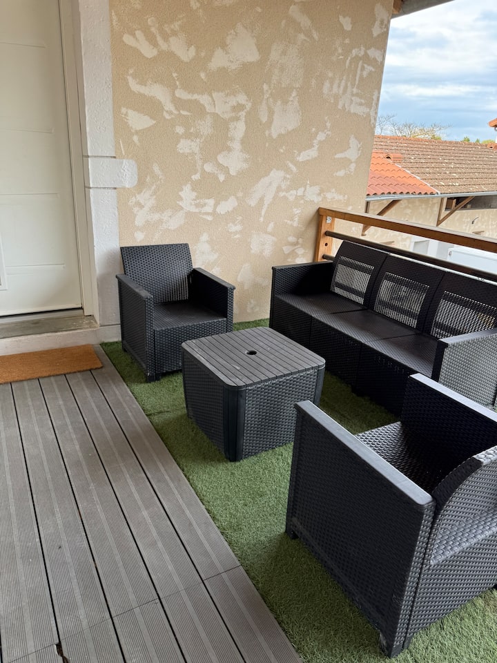 Bel Appart Avec Terrasse - Pérouges