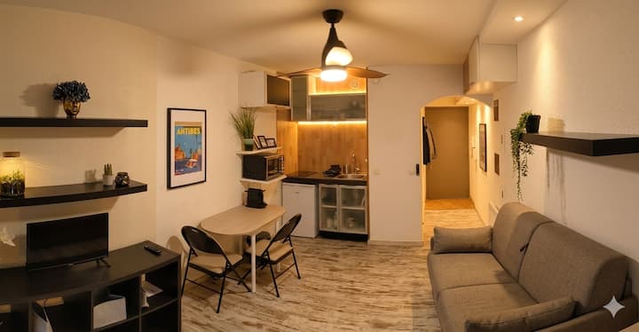 Hauteur D'antibes Charmant Studio Avec Piscine - Antibes