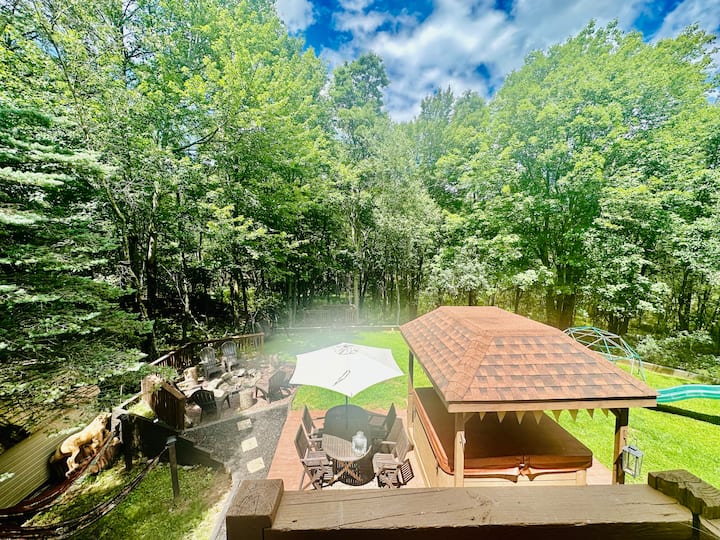 ~Covered Hot Tub & Sauna! The Lily Pad {East Wing} - Kalahari Indoor Waterpark, Pocono Manor