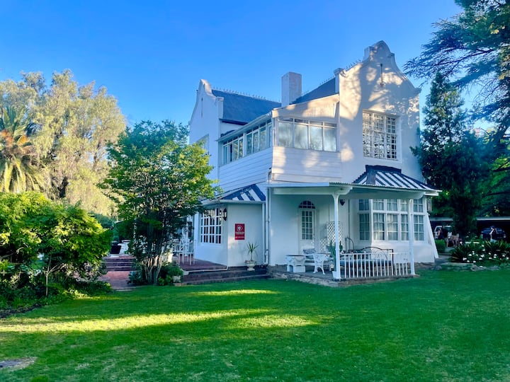 Victorian Piano Room - Bloemfontein