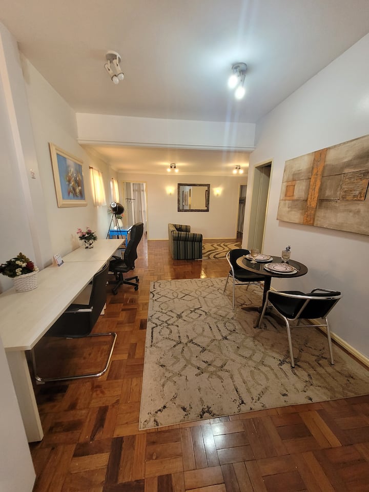 03-custo E Conforto No Centro: Ar Split E Vaga - Cascavel