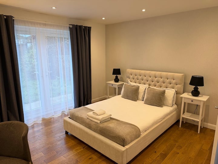 Luxury Double Room, Ensuite, City Centre Location - Southampton