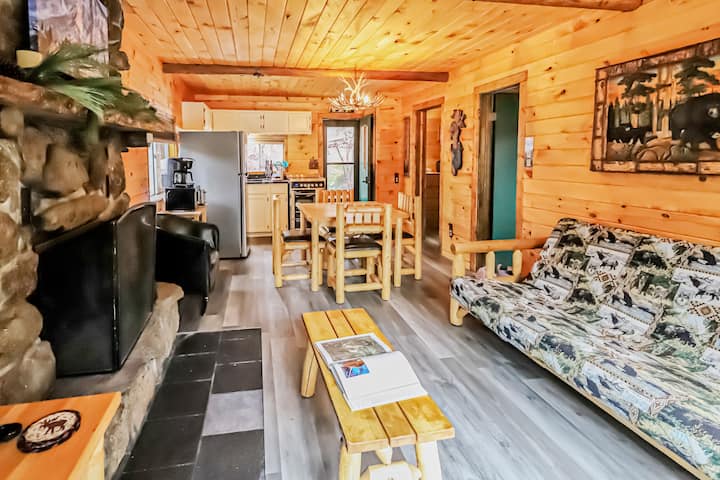 Gorgeous 2-bedroom Modern Rustic Cabin Bear Mtn. - Estes Park, CO