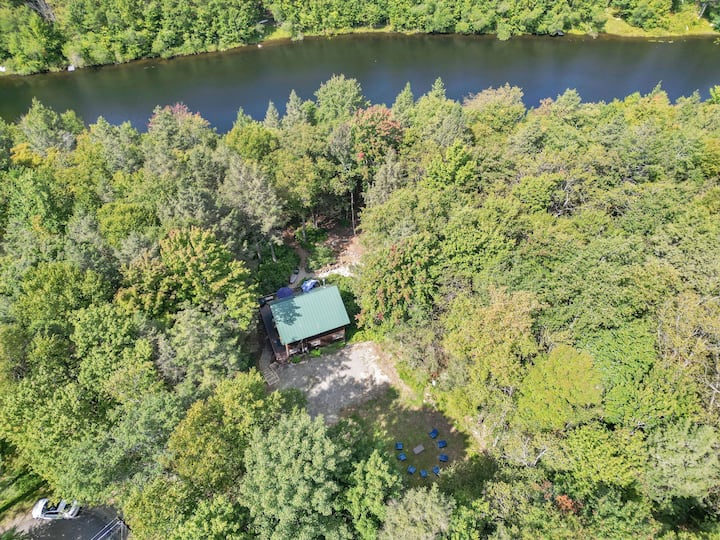 Cozy Berkshires Lakefront Cottage! New - Granville, MA