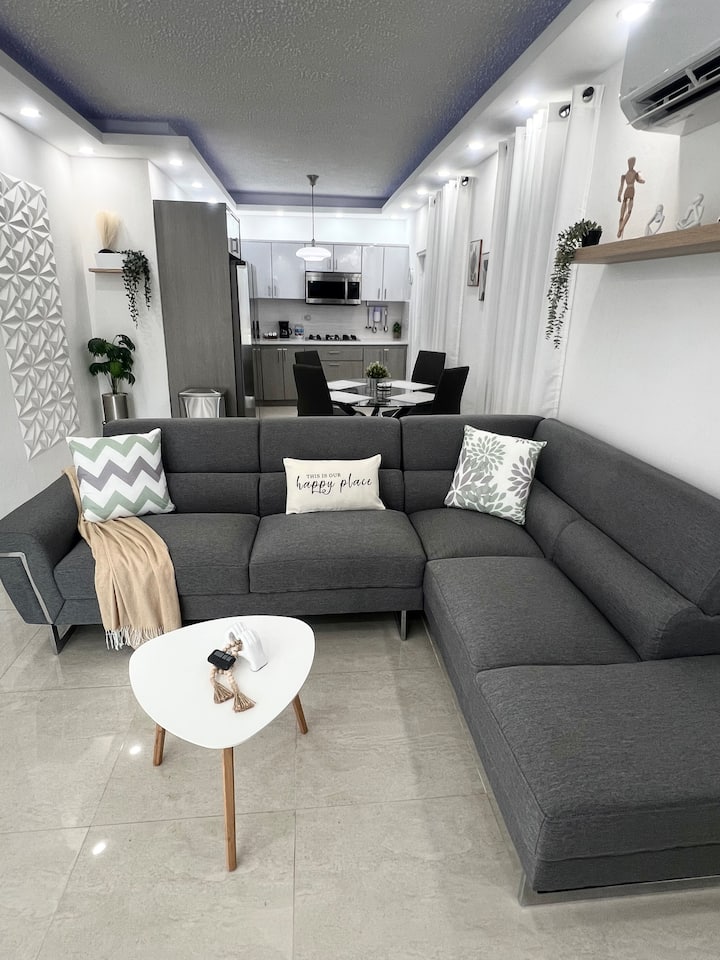 Cozy House To Stay! - Levittown